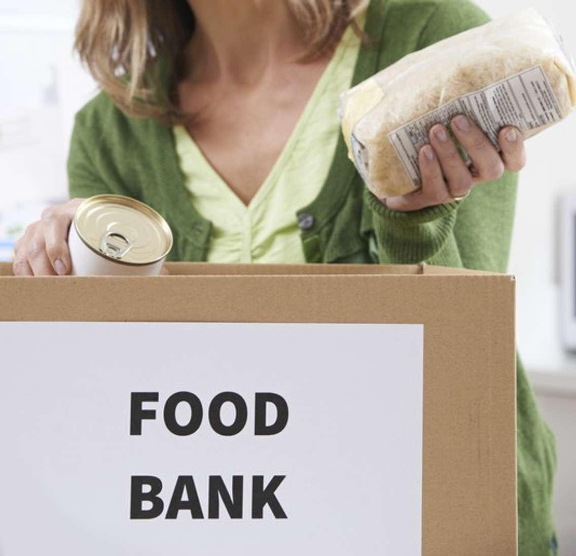 Lakeshore eatery opening to benefit food banks